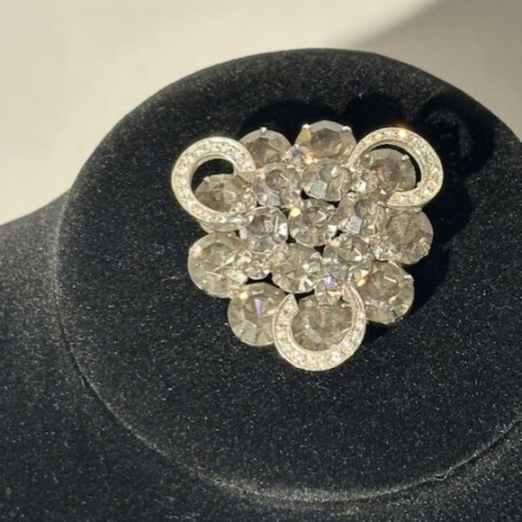Albert Weiss | Jewelry | Weiss Signed Vintage Rhinestone Brooch Smoky ...